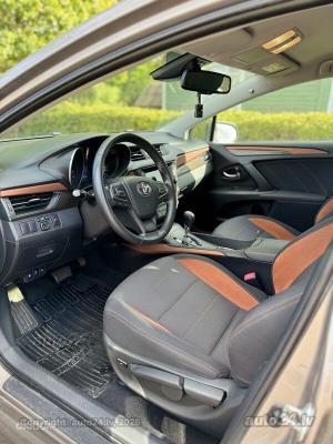 Smilšu krāsa Toyota Avensis 2016 Tallina, ar dzinēja tilpumu 1.80 L un nobraukumu 141 tūkst. km par 11499 €, foto 7 vietnē AUTOMOTO.COM.LV