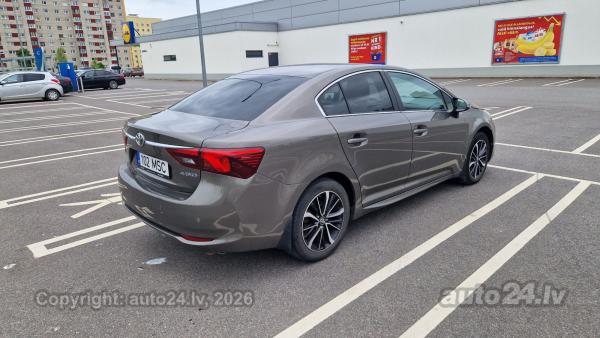 Smilšu krāsa Toyota Avensis 2018 Tallina, ar dzinēja tilpumu 1.80 L un nobraukumu 91 tūkst. km par 13399 €, foto 2 vietnē AUTOMOTO.COM.LV