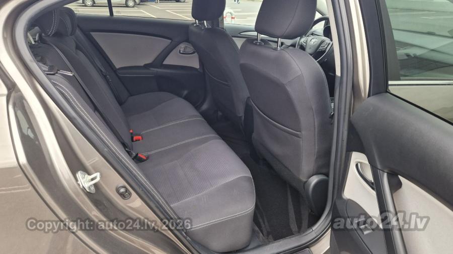 Бежевый Тойота Авенсис 2018 в Таллин, объемом двигателя 1.80 л и пробегом 91 тыс. км за 13399 €, фото 5 на AUTOMOTO.COM.LV
