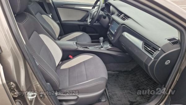 Smilšu krāsa Toyota Avensis 2018 Tallina, ar dzinēja tilpumu 1.80 L un nobraukumu 91 tūkst. km par 13399 €, foto 5 vietnē AUTOMOTO.COM.LV