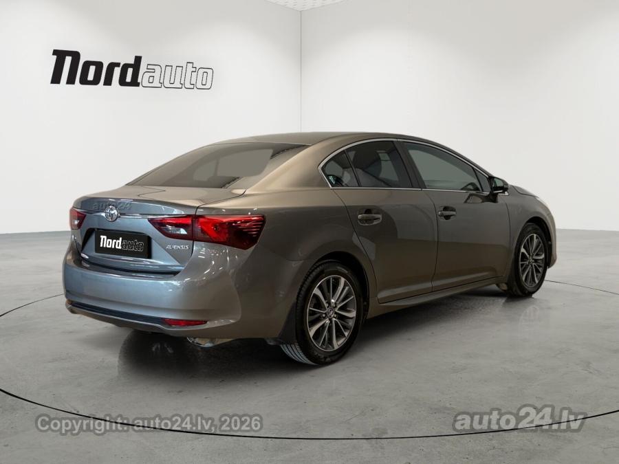 Smilšu krāsa Toyota Avensis 2018 Tallina, ar dzinēja tilpumu 1.80 L un nobraukumu 175 tūkst. km par 12490 €, foto 4 vietnē AUTOMOTO.COM.LV