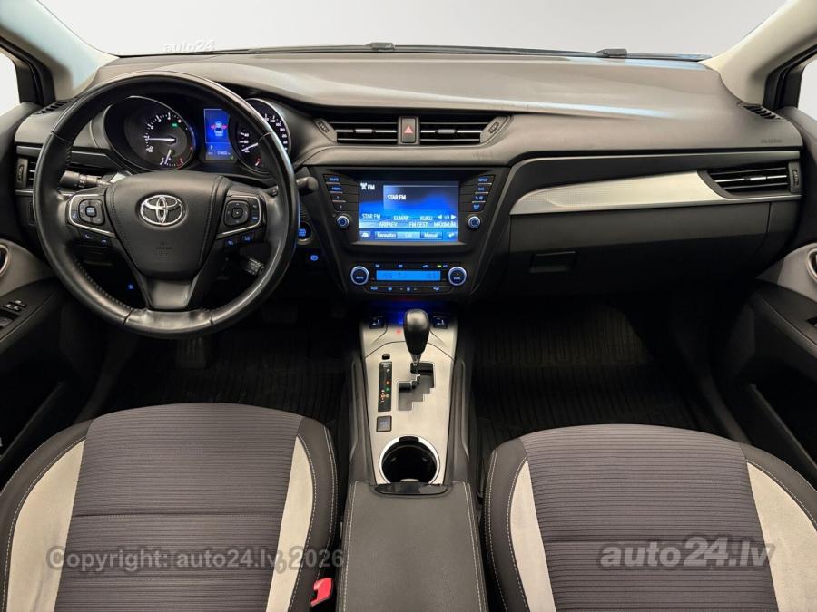 Smilšu krāsa Toyota Avensis 2018 Tallina, ar dzinēja tilpumu 1.80 L un nobraukumu 175 tūkst. km par 12490 €, foto 8 vietnē AUTOMOTO.COM.LV