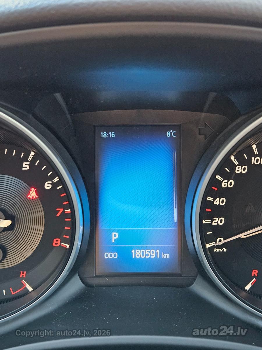 Бежевый Тойота Авенсис 2015 в Таллин, объемом двигателя 1.80 л и пробегом 180 тыс. км за 8500 €, фото 6 на AUTOMOTO.COM.LV