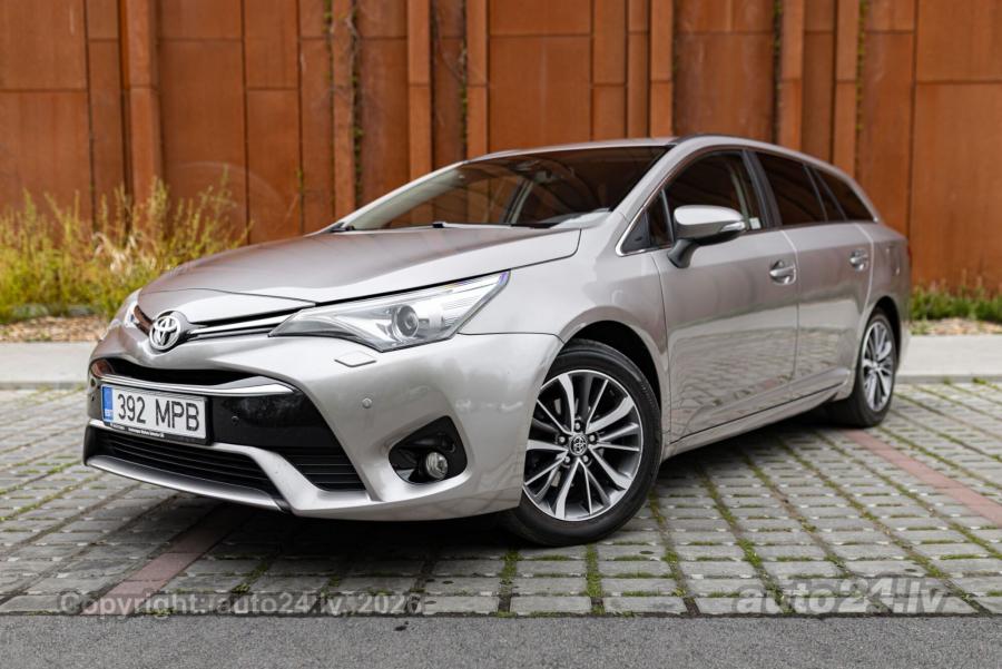 Бежевый Тойота Авенсис 2015 в Таллин, объемом двигателя 1.80 л и пробегом 180 тыс. км за 10800 €, фото 1 на AUTOMOTO.COM.LV