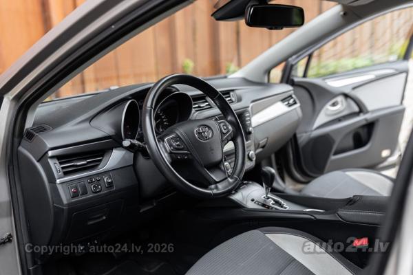 Бежевый Тойота Авенсис 2015 в Таллин, объемом двигателя 1.80 л и пробегом 180 тыс. км за 10800 €, фото 8 на AUTOMOTO.COM.LV