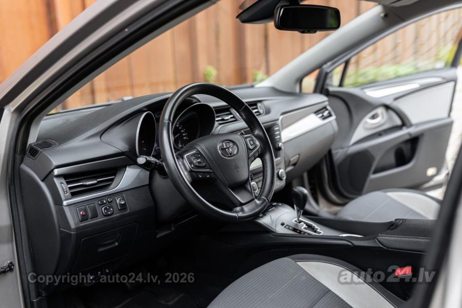 Бежевый Тойота Авенсис 2015 в Таллин, объемом двигателя 1.80 л и пробегом 180 тыс. км за 10800 €, фото 9 на AUTOMOTO.COM.LV