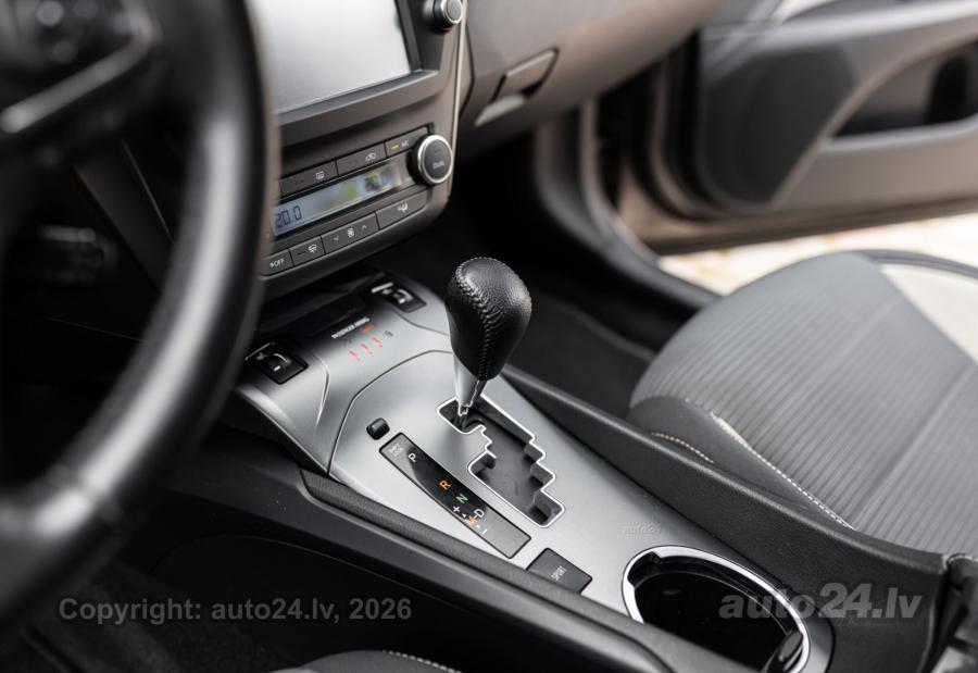 Бежевый Тойота Авенсис 2015 в Таллин, объемом двигателя 1.80 л и пробегом 180 тыс. км за 10800 €, фото 14 на AUTOMOTO.COM.LV