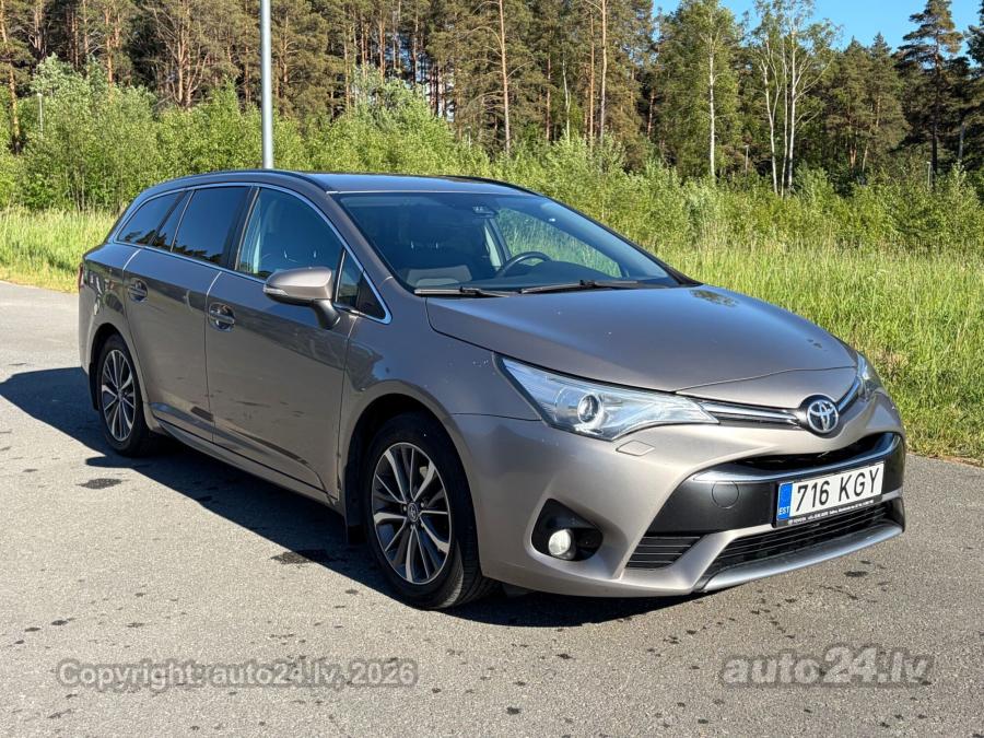 Бежевый Тойота Авенсис 2016 в Таллин, объемом двигателя 1.80 л и пробегом 391 тыс. км за 7900 €, фото 1 на AUTOMOTO.COM.LV
