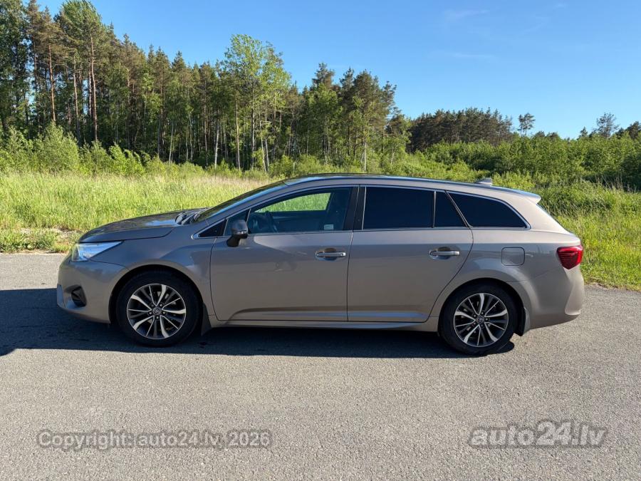 Бежевый Тойота Авенсис 2016 в Таллин, объемом двигателя 1.80 л и пробегом 391 тыс. км за 7900 €, фото 3 на AUTOMOTO.COM.LV