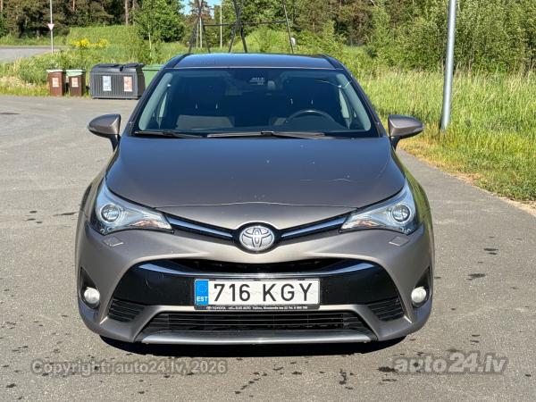 Бежевый Тойота Авенсис 2016 в Таллин, объемом двигателя 1.80 л и пробегом 391 тыс. км за 7900 €, фото 4 на AUTOMOTO.COM.LV