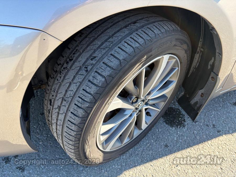 Бежевый Тойота Авенсис 2016 в Таллин, объемом двигателя 1.80 л и пробегом 391 тыс. км за 7900 €, фото 8 на AUTOMOTO.COM.LV