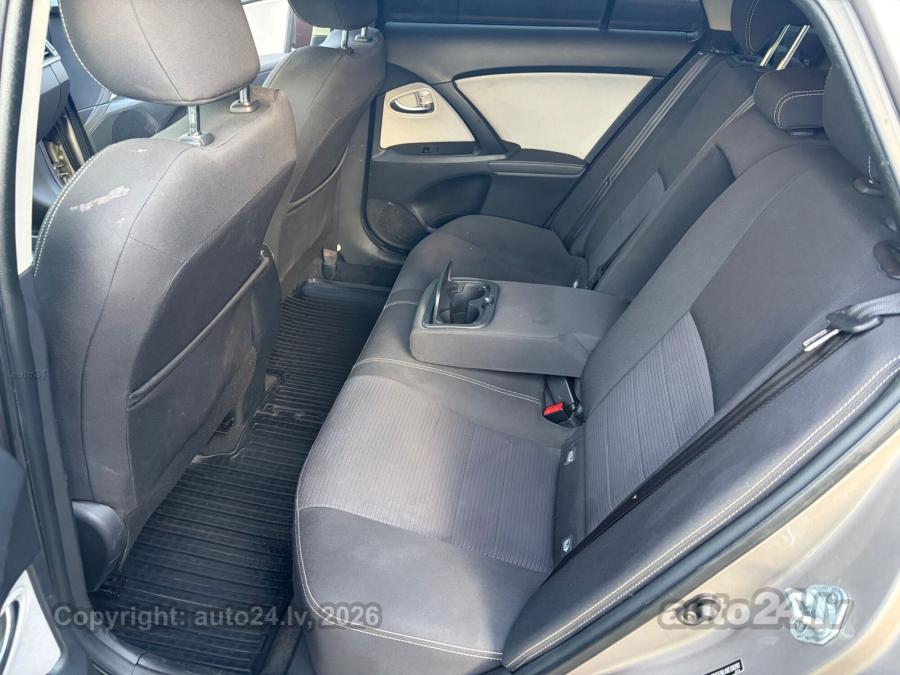 Бежевый Тойота Авенсис 2016 в Таллин, объемом двигателя 1.80 л и пробегом 391 тыс. км за 7900 €, фото 11 на AUTOMOTO.COM.LV