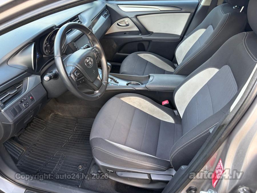 Бежевый Тойота Авенсис 2016 в Таллин, объемом двигателя 1.80 л и пробегом 391 тыс. км за 7900 €, фото 12 на AUTOMOTO.COM.LV