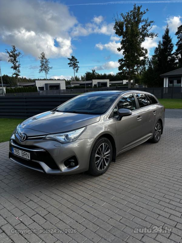 Beige Toyota Avensis 2016 in Tallinn, with an engine capacity of 1.80 L and mileage of 215 thousand km for 8900 €, photo 1 on AUTOMOTO.COM.LV