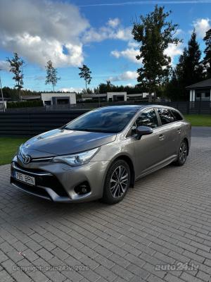 Smilšu krāsa Toyota Avensis 2016 Tallina, ar dzinēja tilpumu 1.80 L un nobraukumu 215 tūkst. km par 8900 €, foto  vietnē AUTOMOTO.COM.LV