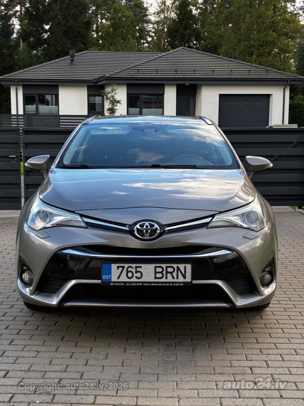 Beige Toyota Avensis 2016 in Tallinn, with an engine capacity of 1.80 L and mileage of 215 thousand km for 8900 €, photo 3 on AUTOMOTO.COM.LV