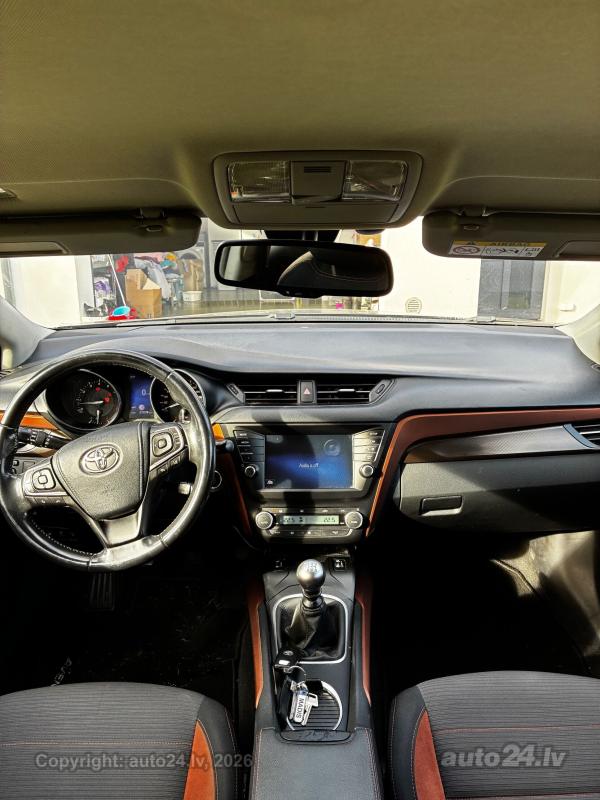 Beige Toyota Avensis 2016 in Tallinn, with an engine capacity of 1.80 L and mileage of 215 thousand km for 8900 €, photo 8 on AUTOMOTO.COM.LV