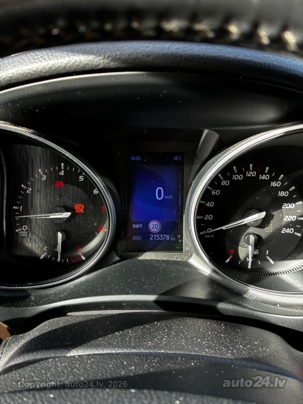 Beige Toyota Avensis 2016 in Tallinn, with an engine capacity of 1.80 L and mileage of 215 thousand km for 8900 €, photo 9 on AUTOMOTO.COM.LV