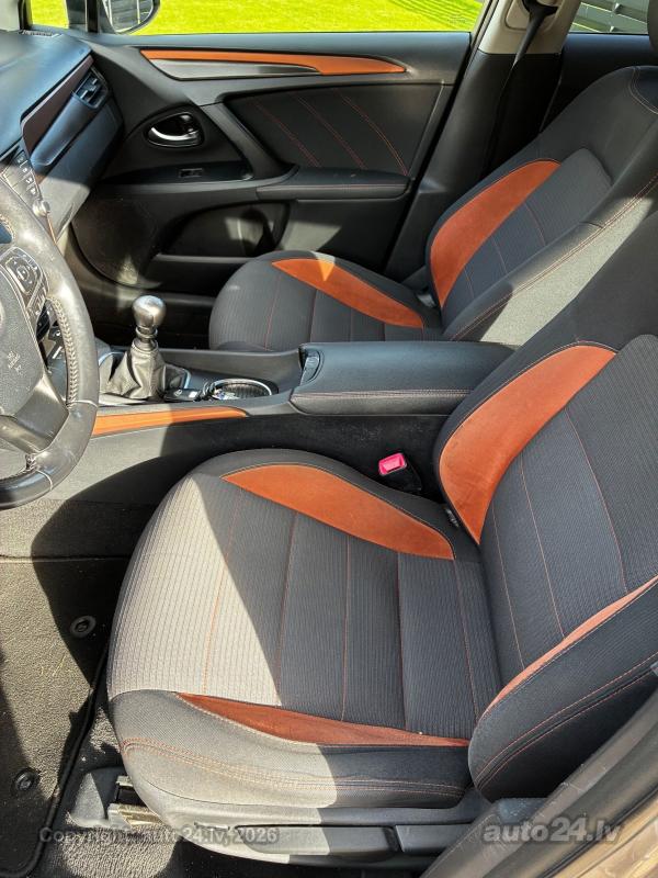 Beige Toyota Avensis 2016 in Tallinn, with an engine capacity of 1.80 L and mileage of 215 thousand km for 8900 €, photo 10 on AUTOMOTO.COM.LV