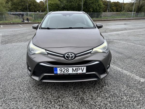 Smilšu krāsa Toyota Avensis 2016 Tallina, ar dzinēja tilpumu 1.80 L un nobraukumu 175 tūkst. km par 10900 €, foto 5 vietnē AUTOMOTO.COM.LV