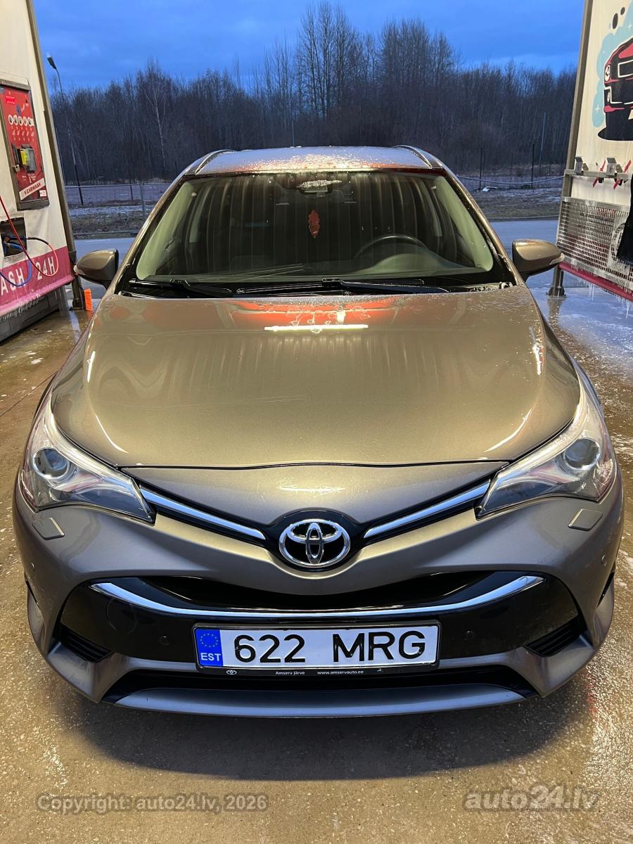Smilšu krāsa Toyota Avensis 2017 Tallina, ar dzinēja tilpumu 1.60 L un nobraukumu 150 tūkst. km par 12400 €, foto 1 vietnē AUTOMOTO.COM.LV