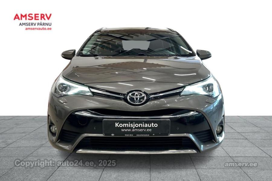 Beige Toyota Avensis 2018 in Parnu, with an engine capacity of 1.80 L and mileage of 110 thousand km for 16490 €, photo 5 on AUTOMOTO.COM.LV