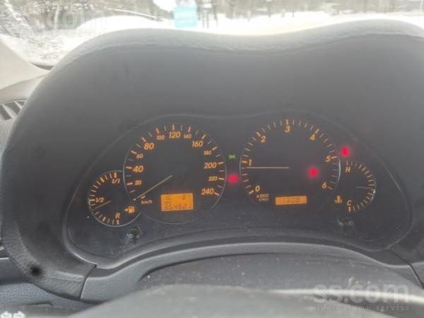 Black Toyota Avensis 2003 in Daugavpils, with an engine capacity of 2.00 L and mileage of 355 thousand km for 1050 €, photo 7 on AUTOMOTO.COM.LV