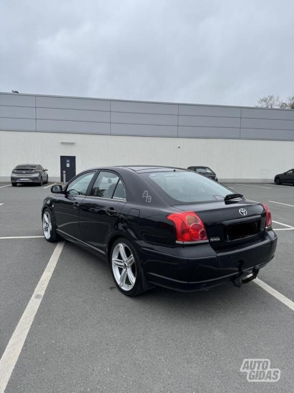 Black Toyota Avensis 2004 in Palanga, with an engine capacity of 1.80 L and mileage of 287 thousand km for 1850 €, photo 4 on AUTOMOTO.COM.LV