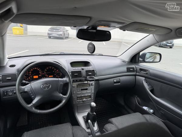 Black Toyota Avensis 2004 in Palanga, with an engine capacity of 1.80 L and mileage of 287 thousand km for 1850 €, photo 6 on AUTOMOTO.COM.LV