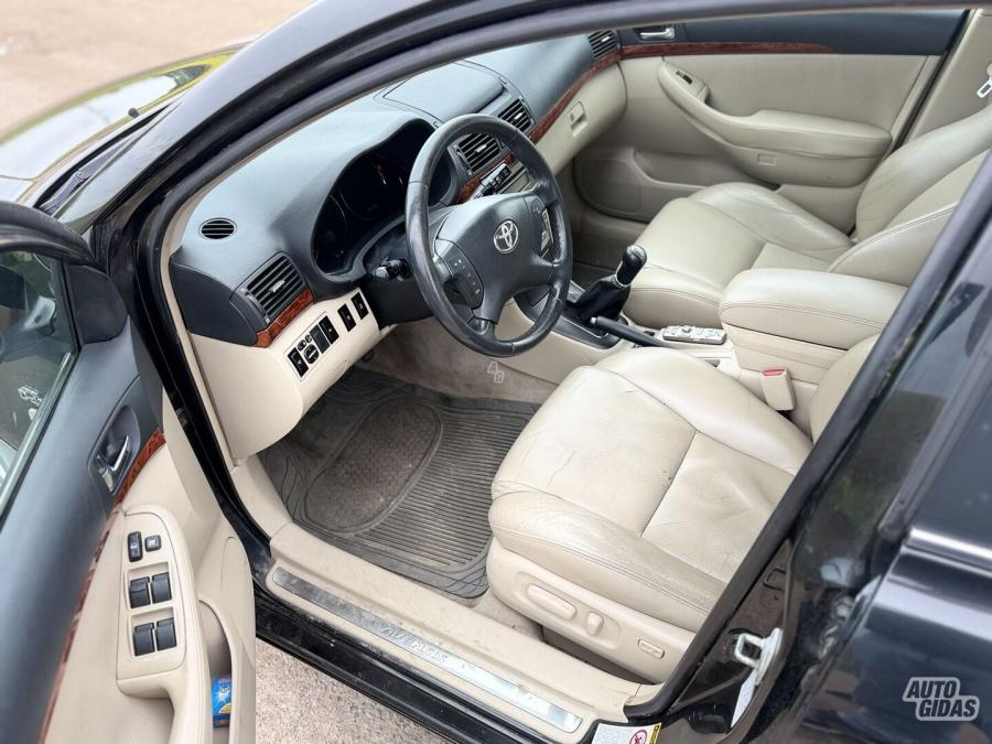 Черный Тойота Авенсис 2004 в Каунас, объемом двигателя 2.00 л и пробегом 300 тыс. км за 1850 €, фото 18 на AUTOMOTO.COM.LV