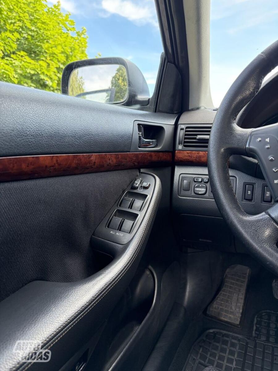 Black Toyota Avensis 2005 in Alytus, with an engine capacity of 2.00 L and mileage of 430 thousand km for 1900 €, photo 19 on AUTOMOTO.COM.LV