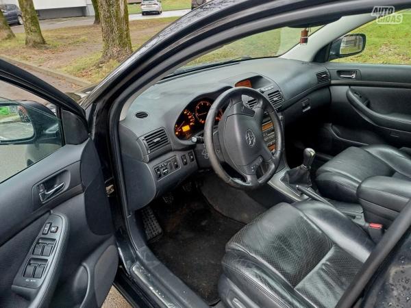 Black Toyota Avensis 2006 in Kaunas, with an engine capacity of 2.00 L and mileage of 232 thousand km for 1990 €, photo 2 on AUTOMOTO.COM.LV