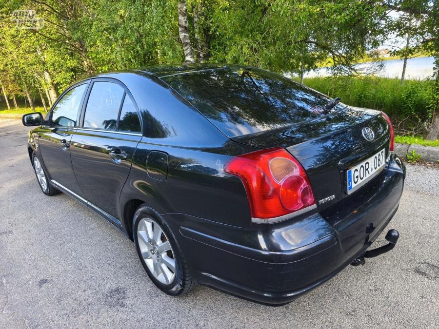 Black Toyota Avensis 2006 in Taurage, with an engine capacity of 2.20 L and mileage of 343 thousand km for 1750 €, photo 4 on AUTOMOTO.COM.LV