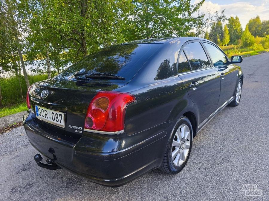 Black Toyota Avensis 2006 in Taurage, with an engine capacity of 2.20 L and mileage of 343 thousand km for 1750 €, photo 5 on AUTOMOTO.COM.LV