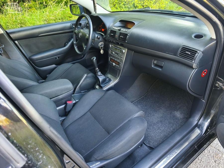 Black Toyota Avensis 2006 in Taurage, with an engine capacity of 2.20 L and mileage of 343 thousand km for 1750 €, photo 13 on AUTOMOTO.COM.LV