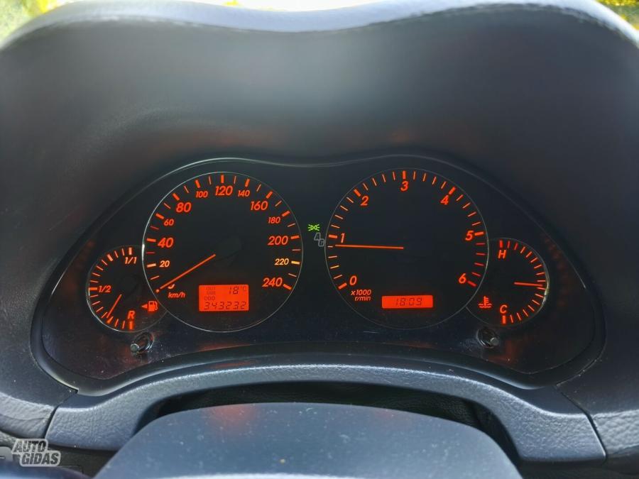 Black Toyota Avensis 2006 in Taurage, with an engine capacity of 2.20 L and mileage of 343 thousand km for 1750 €, photo 18 on AUTOMOTO.COM.LV