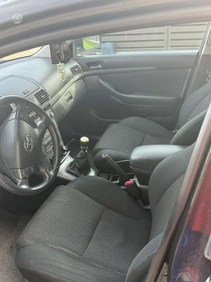 Black Toyota Avensis 2006 in Vilnius, with an engine capacity of 2.23 L and mileage of 300 thousand km for 2100 €, photo 3 on AUTOMOTO.COM.LV