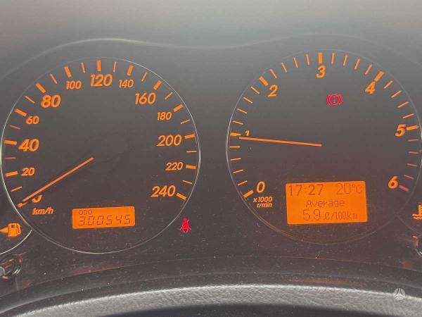 Black Toyota Avensis 2006 in Vilnius, with an engine capacity of 2.23 L and mileage of 300 thousand km for 2100 €, photo 7 on AUTOMOTO.COM.LV