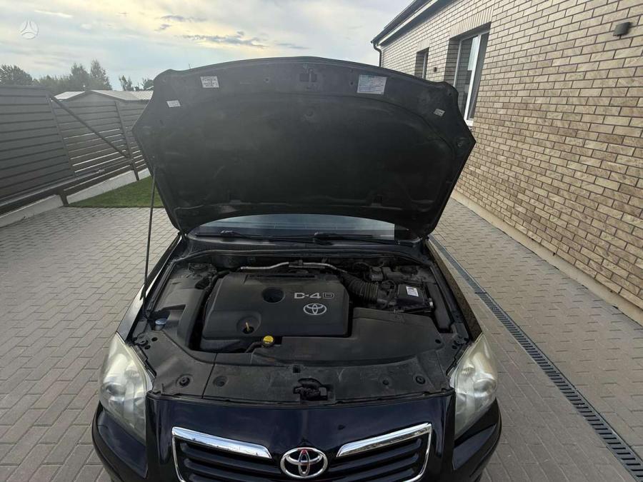 Black Toyota Avensis 2006 in Vilnius, with an engine capacity of 2.23 L and mileage of 300 thousand km for 2100 €, photo 8 on AUTOMOTO.COM.LV