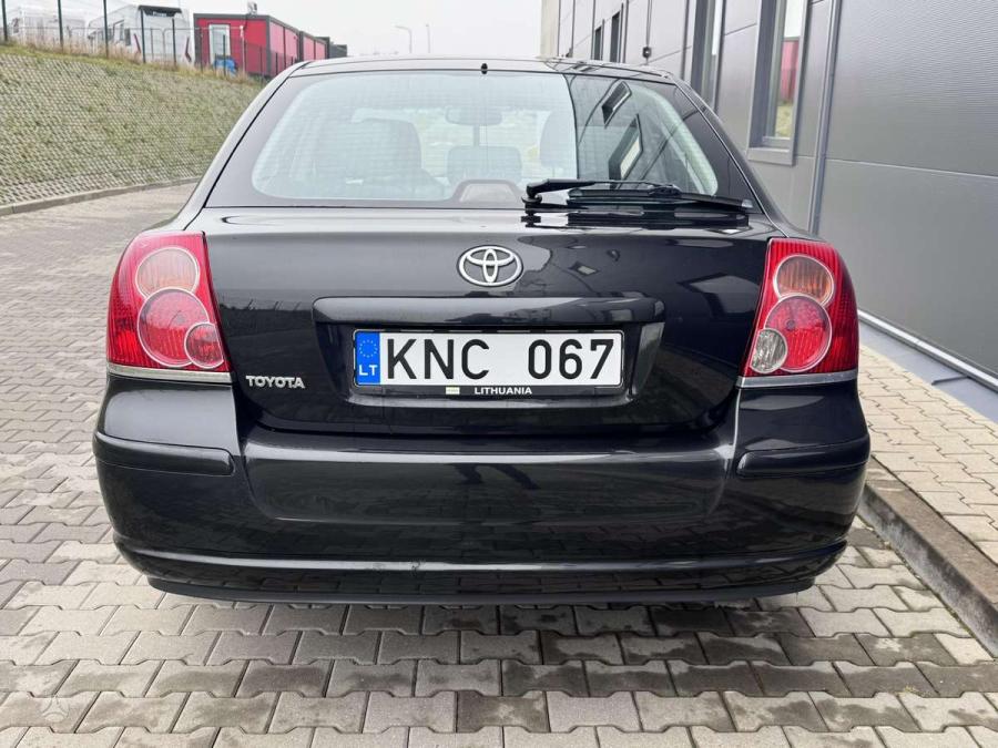 Black Toyota Avensis 2007 in Vilnius, with an engine capacity of 2.20 L and mileage of 322 thousand km for 1790 €, photo 4 on AUTOMOTO.COM.LV