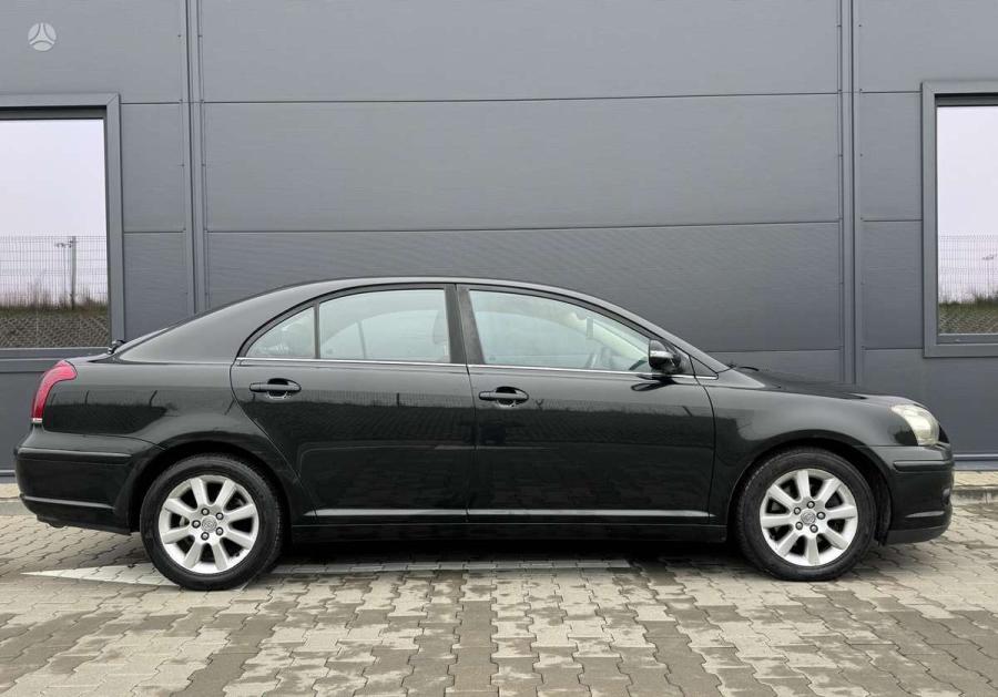 Black Toyota Avensis 2007 in Vilnius, with an engine capacity of 2.20 L and mileage of 322 thousand km for 1790 €, photo 6 on AUTOMOTO.COM.LV