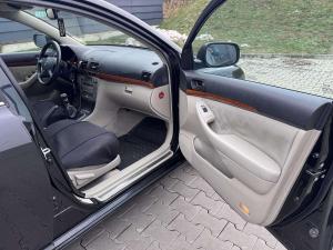 Black Toyota Avensis 2007 in Vilnius, with an engine capacity of 2.20 L and mileage of 322 thousand km for 1790 €, photo 15 on AUTOMOTO.COM.LV