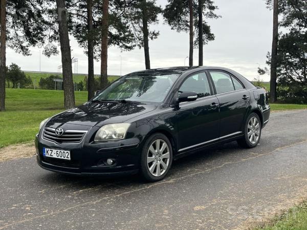 Black Toyota Avensis 2007 in Riga, with an engine capacity of 2.00 L and mileage of 247 thousand km for 3200 €, photo 1 on AUTOMOTO.COM.LV