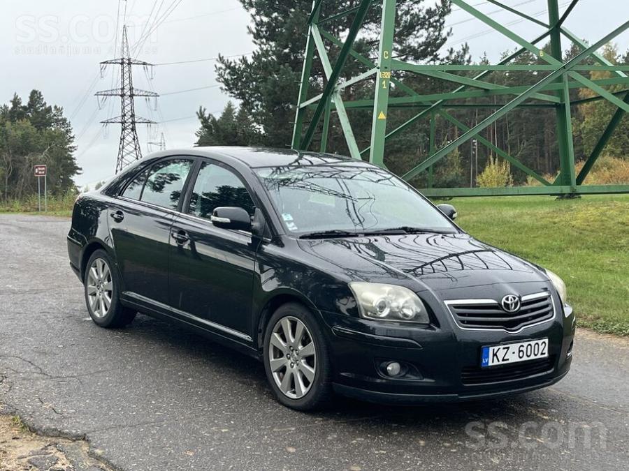 Black Toyota Avensis 2007 in Riga, with an engine capacity of 2.00 L and mileage of 247 thousand km for 3200 €, photo 3 on AUTOMOTO.COM.LV