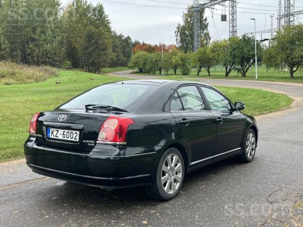 Black Toyota Avensis 2007 in Riga, with an engine capacity of 2.00 L and mileage of 247 thousand km for 3200 €, photo 5 on AUTOMOTO.COM.LV