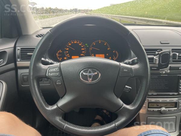 Black Toyota Avensis 2007 in Riga, with an engine capacity of 2.00 L and mileage of 247 thousand km for 3200 €, photo 7 on AUTOMOTO.COM.LV