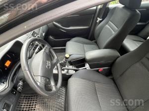 Black Toyota Avensis 2007 in Riga, with an engine capacity of 2.00 L and mileage of 247 thousand km for 3200 €, photo 9 on AUTOMOTO.COM.LV