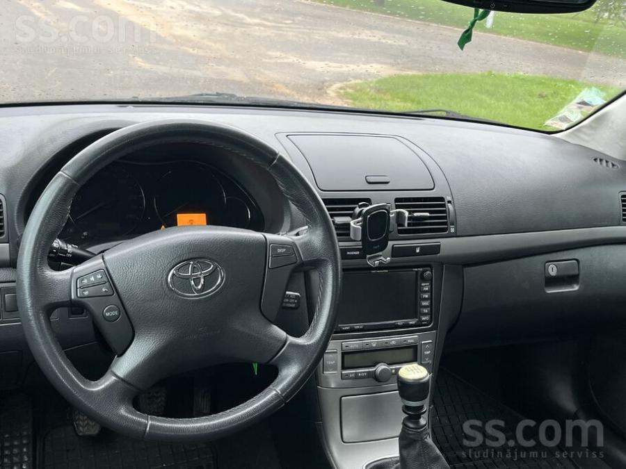 Black Toyota Avensis 2007 in Riga, with an engine capacity of 2.00 L and mileage of 247 thousand km for 3200 €, photo 10 on AUTOMOTO.COM.LV