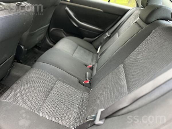 Black Toyota Avensis 2007 in Riga, with an engine capacity of 2.00 L and mileage of 247 thousand km for 3200 €, photo 11 on AUTOMOTO.COM.LV