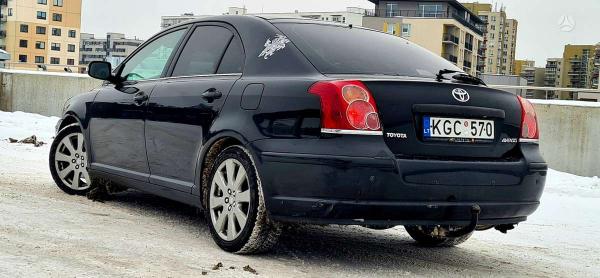 Black Toyota Avensis 2008 in Vilnius, with an engine capacity of 2.00 L and mileage of 302 thousand km for 1650 €, photo 3 on AUTOMOTO.COM.LV